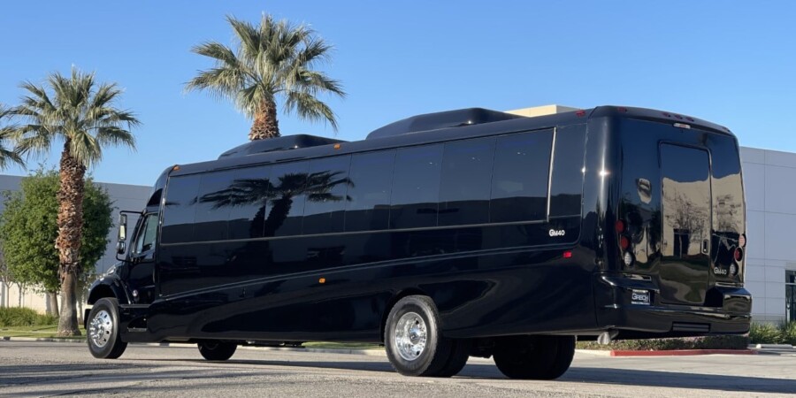 40 Passenger GM40 Freightliner S2 Black - Grech Motors